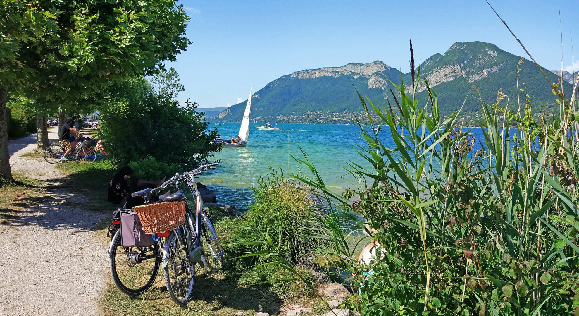 Cycling in Lake Annecy : The Complete Guide | OVO Network